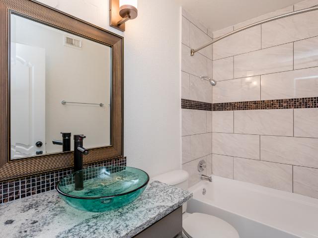 Villa Luna Apartments 1 Bedroom Apartment for Rent at 2600 Westridge St, Houston, TX 77054 South Main