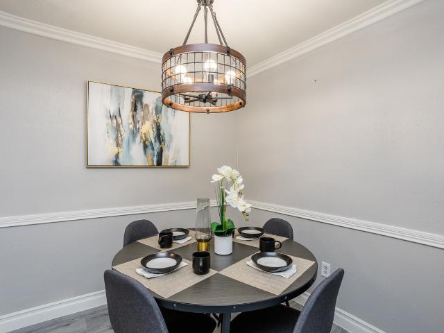 Villa Luna Apartments 2 Bedroom Apartment for Rent at 2600 Westridge St, Houston, TX 77054 South Main