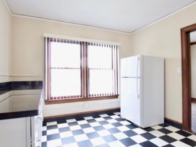 Villa Luisa Studio Apartment for Rent at 1505 Nw 60th St, Seattle, WA 98107 Adams