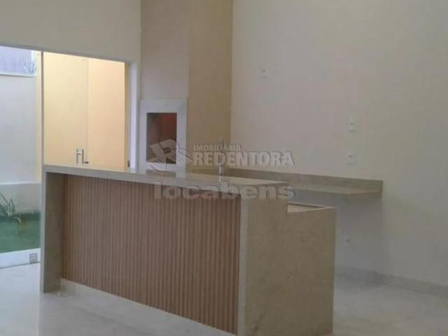 Villa Madalena Casa nova com 3 dorms, sendo 1 suite com closet, cozinha gourmet com ilha e churras