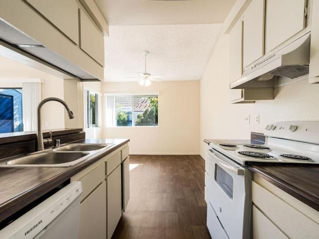 Villa Marina Apartment Homes 1 Bedroom Apartment for Rent at 1320 Victoria Ave, Oxnard, CA 93035 Via Marina