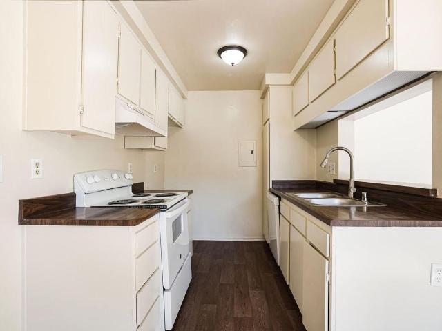 Villa Marina Apartment Homes 2 Bedroom Apartment for Rent at 1320 Victoria Ave, Oxnard, CA 93035 Via Marina