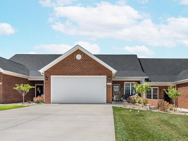 Villa Oak Cir, Bedford, Home For Sale