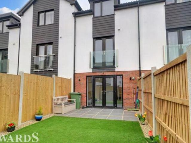 Villa Place, Albion Road, 4 Bedroom Terraced
