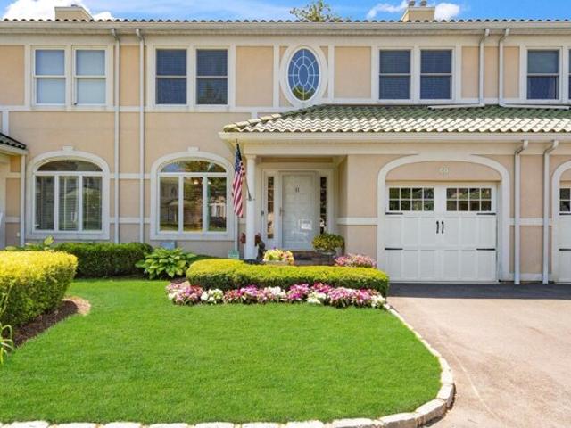 Villa Prom Unit,bay Shore, Condo For Sale