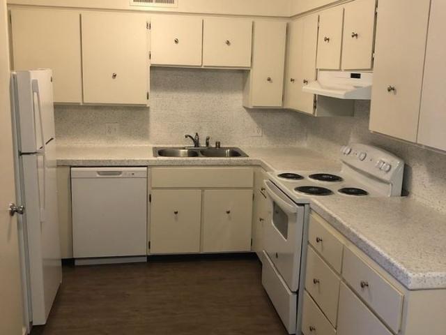 Villa Roma 3 Bedroom Apartment for Rent at 4735 E Weldon Ave, Fresno, CA 93703 McLane