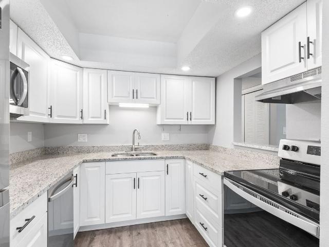 Villa Roble Apartments 2 2 Bedroom Apartment for Rent at 2865 51st St S, Gulfport, FL 33707 Gulfport