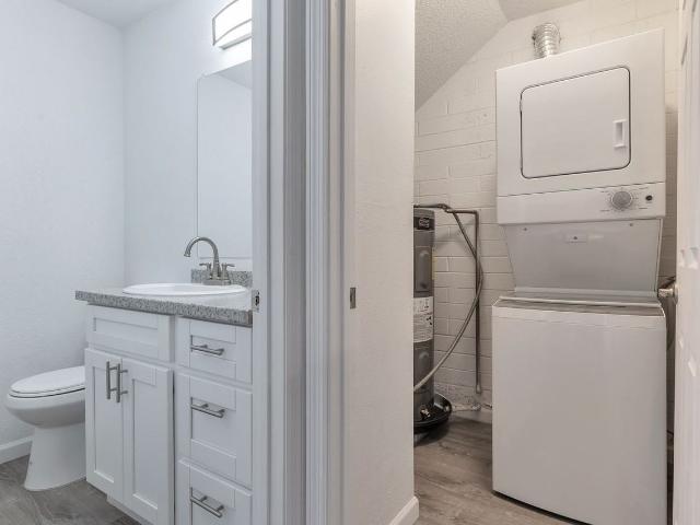 Villa Serena 2 Bedroom Apartment for Rent at 6802 N 17th Ave, Phoenix, AZ 85015