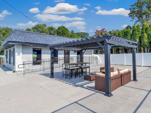 Villa Square LLC 1 Bedroom Apartment for Rent at 222 Bradley Ave, Waterbury, CT 06708