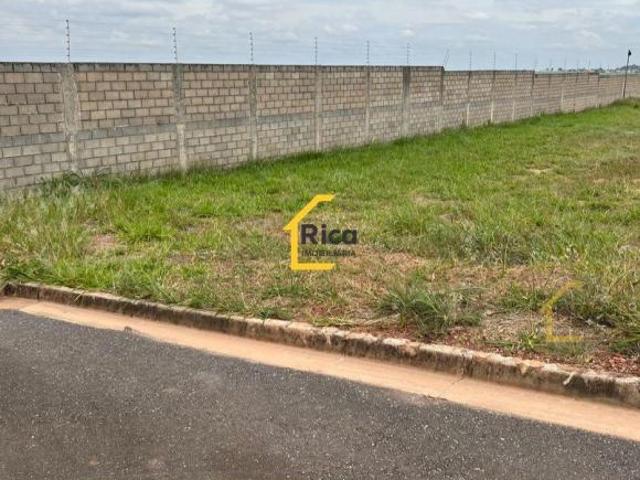 Villa Suíça Lote De Esquina com 295m² no Residencial Villa Suíça