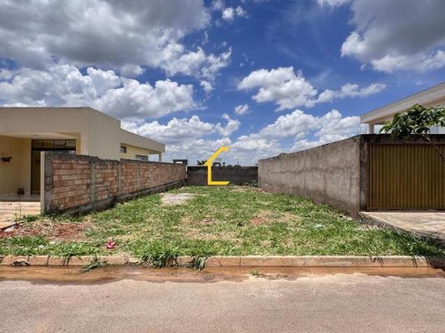 VILLA SUÍÇA Lote de 250m² à Venda
