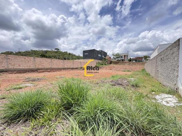 VILLA SUÍÇA Lote de 399m² à Venda