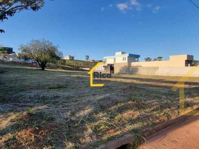 Villa Suíça Lote plano de 260m² com Vista para a reserva no Residencial Villa
