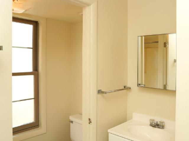Village Manor 1 Bedroom Apartment for Rent at 105 Fenley Ave, Louisville, KY 40207 Crescent Hill
