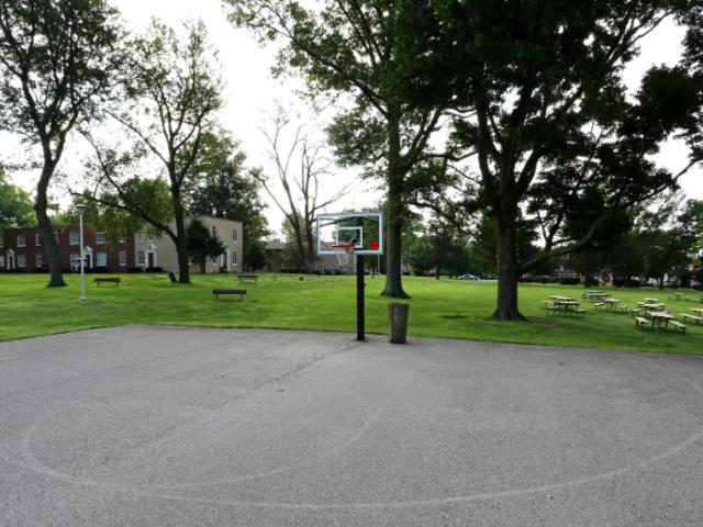 Village Manor 2 Bedroom Apartment for Rent at 105 Fenley Ave, Louisville, KY 40207 Crescent Hill