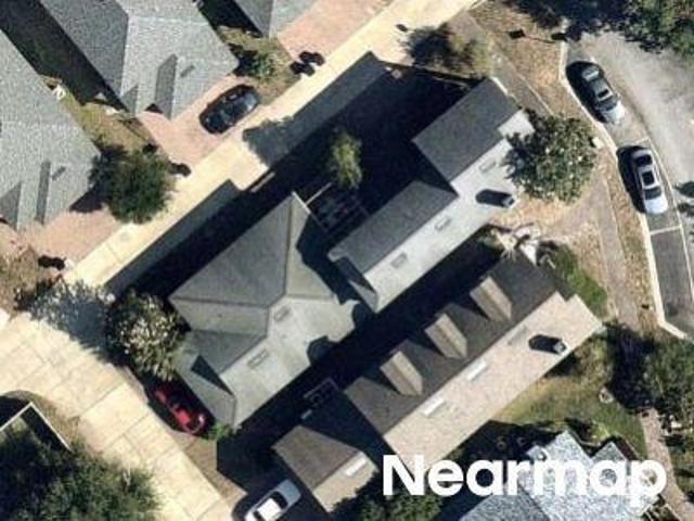 Village Oaks Ln