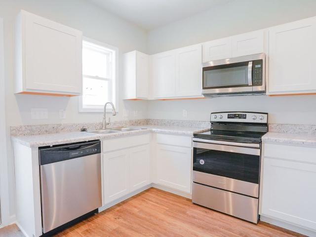 Village at Parkview, LLC 2 Bedroom Apartment for Rent at Zion Pl, Clayton, NC 27520