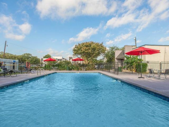 Village at the Crossroads 1 Bedroom Apartment for Rent at 1900 Carl Rd, Irving, TX 75061 Grauwyler Heights
