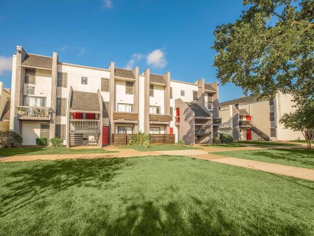 Village at the Crossroads 1 Bedroom Apartment for Rent at 1900 Carl Rd, Irving, TX 75061 Grauwyler Heights