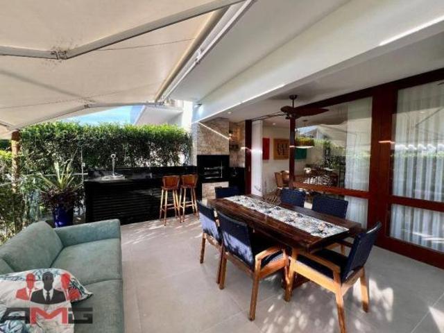Village à venda, 240 m² por R$ 3.250.000,00 Riviera Módulo 24 Bertioga/SP