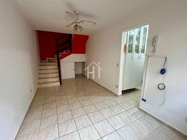 Village à Venda com 2 quartos, 2 banheiros e 1 vaga