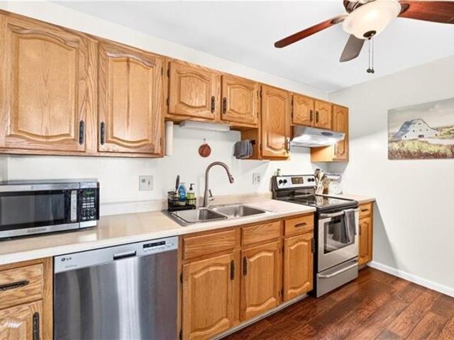 Village Ct Unit,west Warwick, Condo For Sale