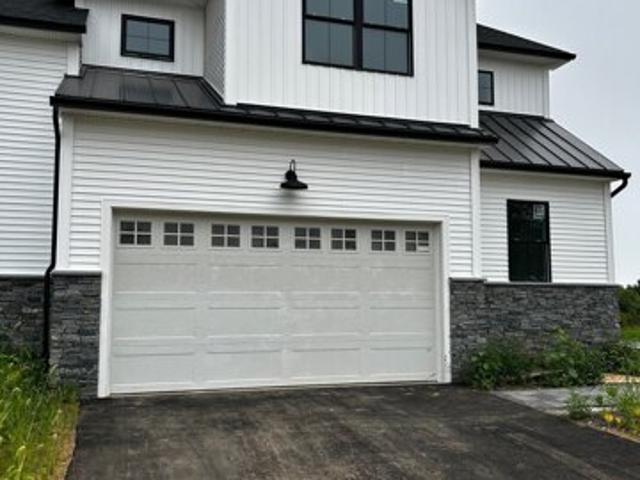 Village Cir Unit,guilford, Home For Sale