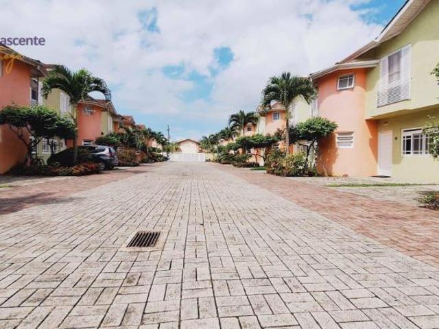Village com 2 dormitórios à venda, 70 m² por R$ 550.000,00 Maitinga Bertioga/SP