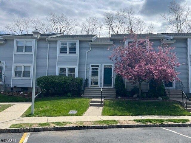 Village Dr, Hamburg, Home For Sale