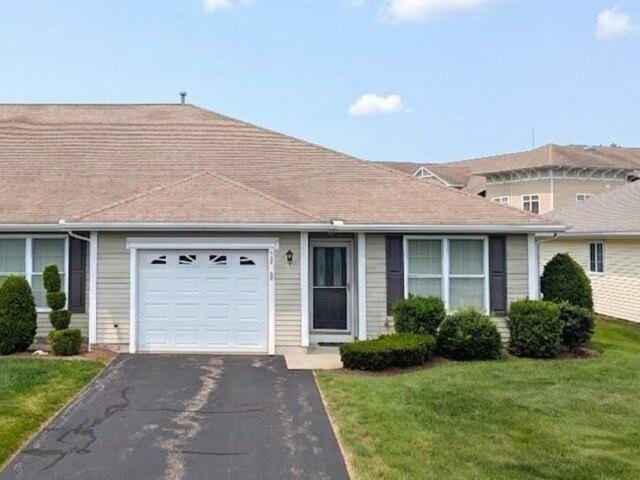 Village Green Cir, Coventry, Condo For Sale