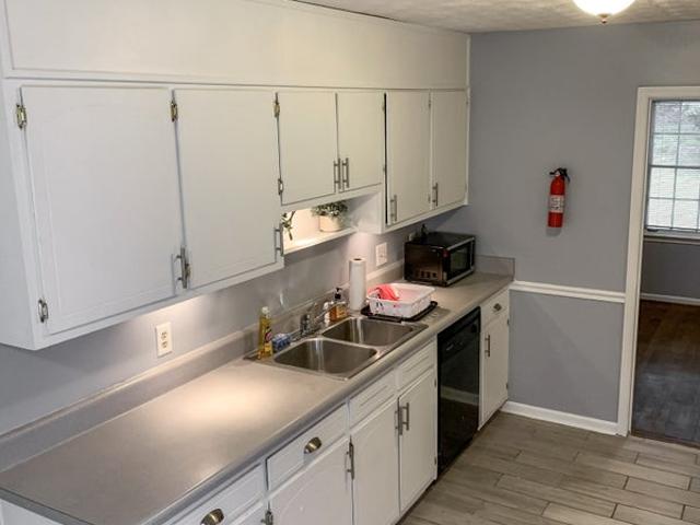 Village Green Home, a 5 mins drive to transit stop