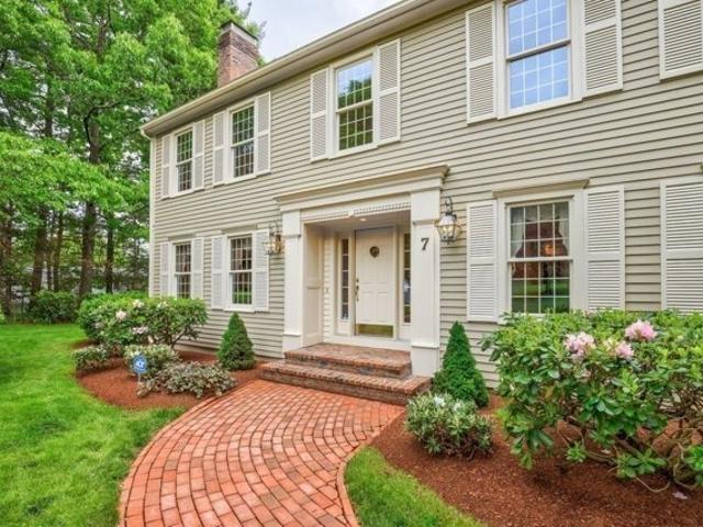 Village Green Ln, Holden, Home For Sale