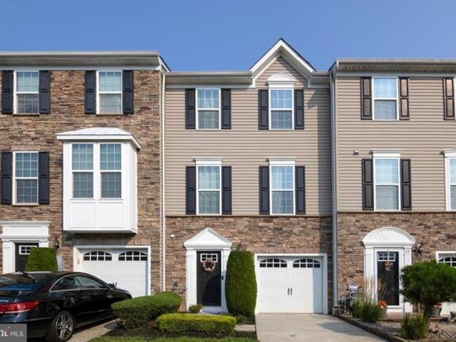 Village Green Ln, Sicklerville, Home For Sale