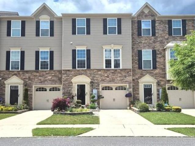Village Green Ln, Sicklerville, Home For Sale