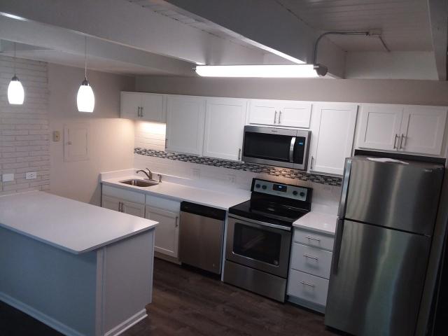 Village Park Apartments 2 Bedroom Apartment for Rent at 985 Grand Canyon Pkwy, Hoffman Estates, IL 60169