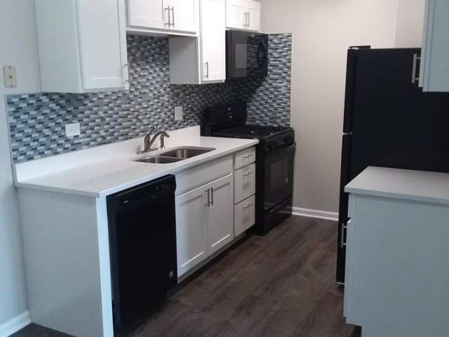 Village Park Apartments Studio Apartment for Rent at 985 Grand Canyon Pkwy, Hoffman Estates, IL 60169