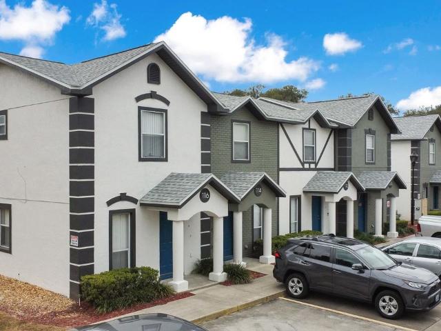 Village Park Townhomes | 2 & 3 Bedroom Apartments in Lady Lake, FL 3 Bedroom Apartment for Rent at 102 Sue Ln, Lady Lake, FL 32159