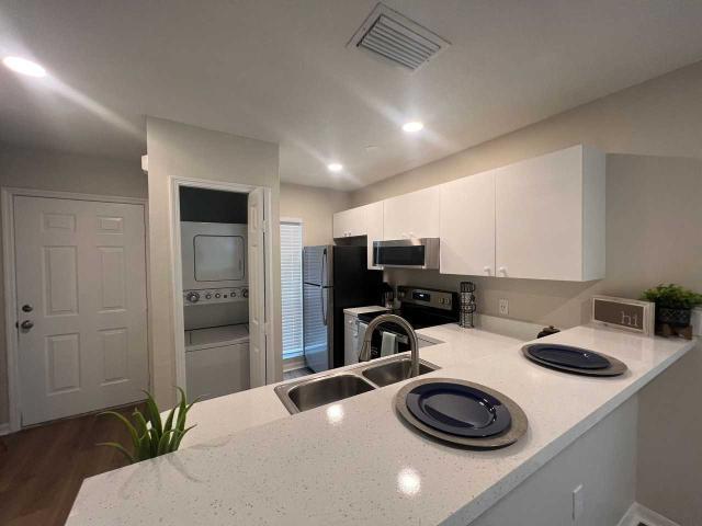 Village Park Townhomes 2 Bedroom Apartment for Rent at 102 Sue Ln, Lady Lake, FL 32159