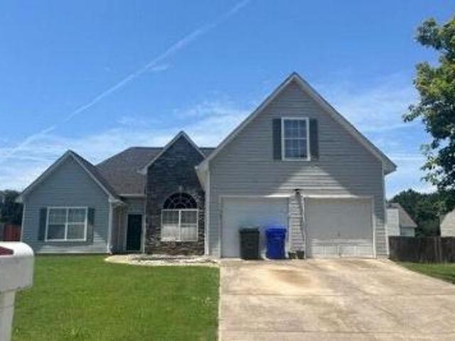 Village Place Cir NE