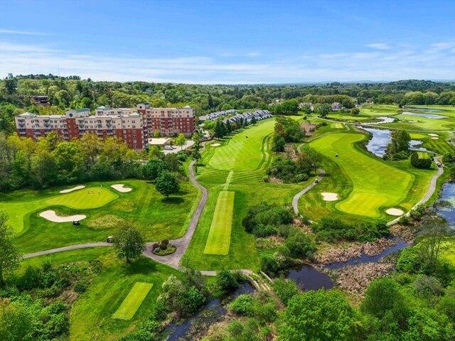 Village Rd Apt,middleton, Condo For Sale