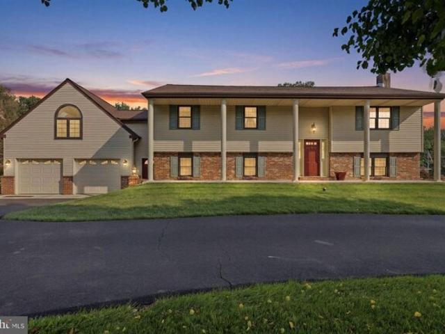 Village Rd, Langhorne, Home For Sale