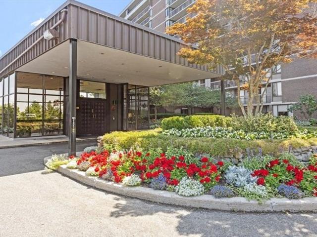 Village Rd Unit,middleton, Condo For Sale