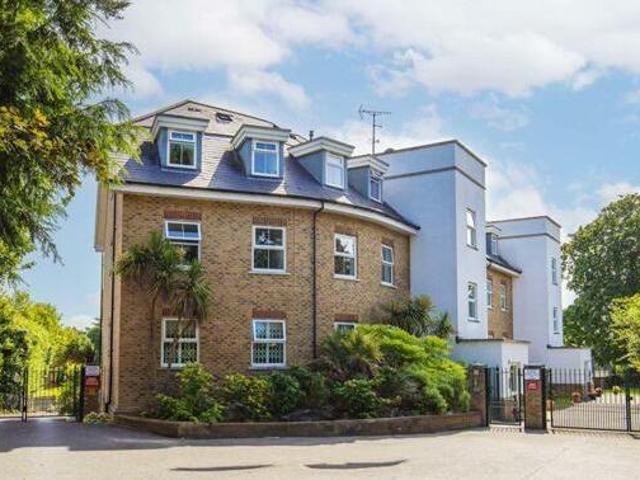 Village Road, London, 2 Bedroom Flat