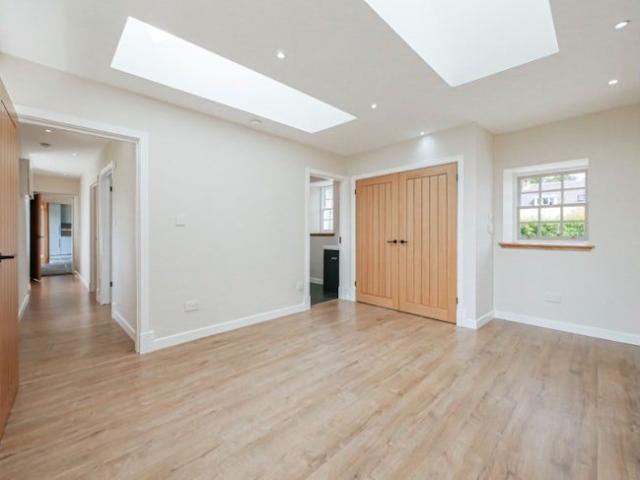 Village Road, Rait, Perth, Perthshire, PH2