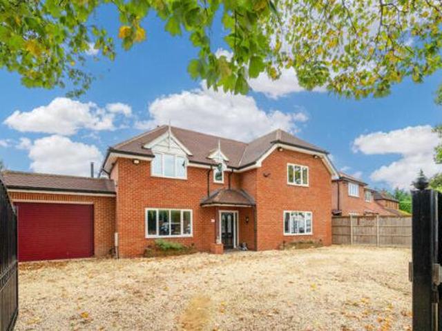 Village Road Thorpe Egham, Surrey, 5 Bedroom Detached