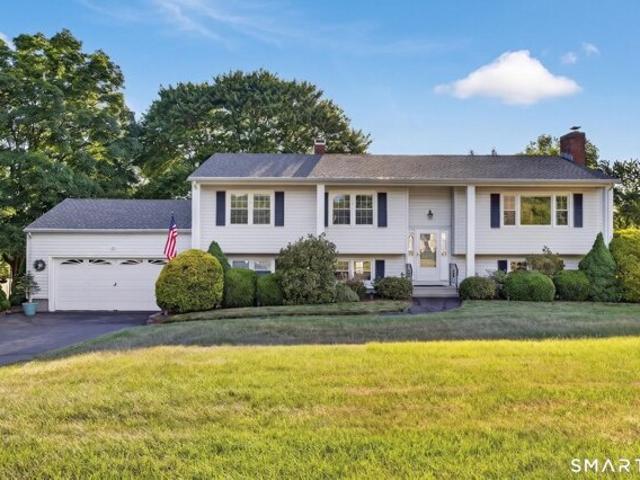 Village St, North Branford, Home For Sale