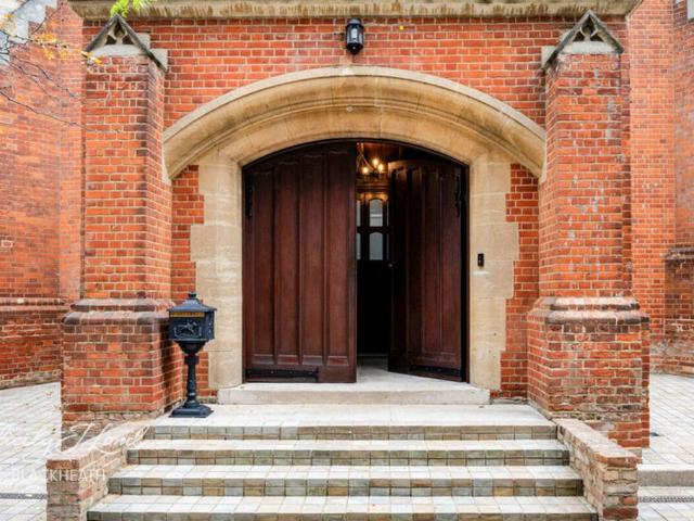 Village Square, Woolwich 2 bed apartment to rent £2,793 pcm £645 pw