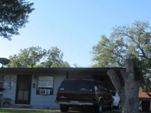 Village Trail Dr