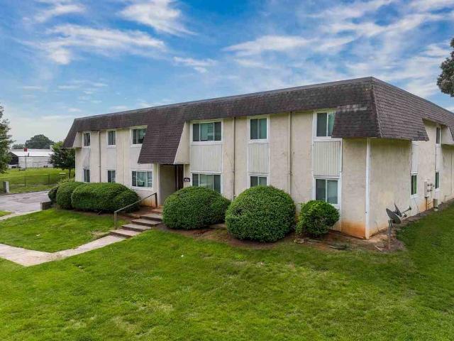 Village Walk Apartments 1 Bedroom Apartment for Rent at 3216 S Holden Rd, Greensboro, NC 27407 Holden Farms