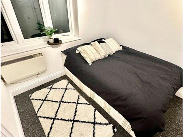 Village Way, Pinner HA5, Room to rent, £700 pcm | PrimeLocation